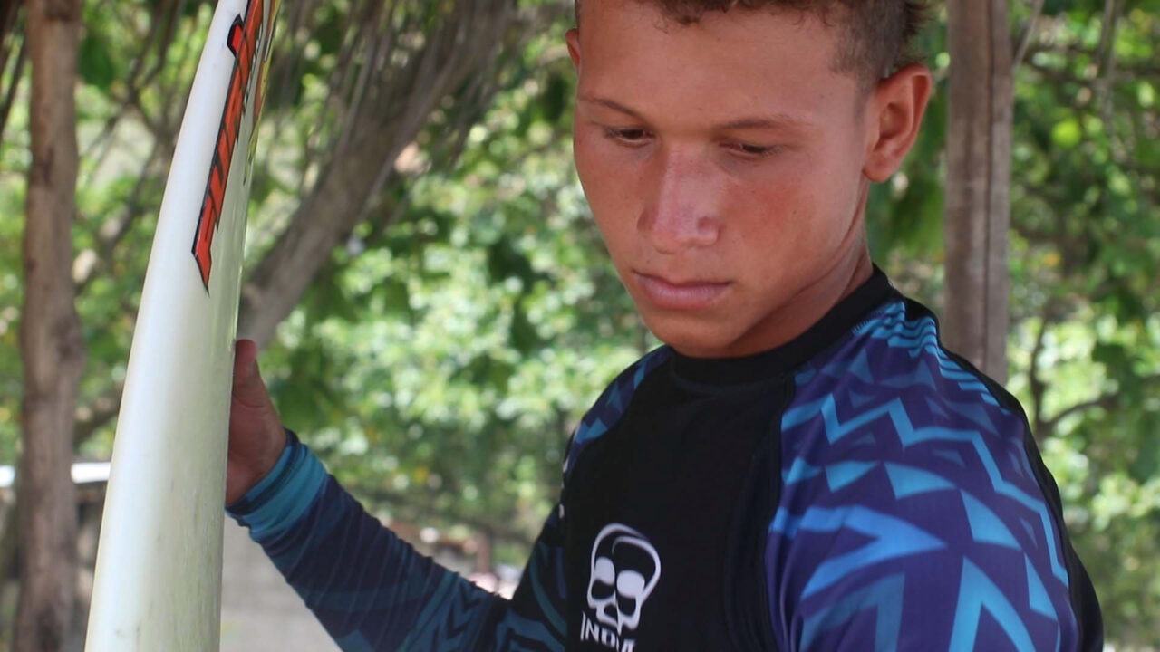 Anare: La vida detrás del surf - Historias Que Laten